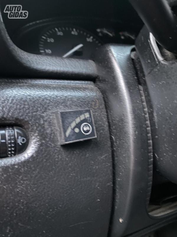 Zils Volkswagen Passat 1997 Šauļi, ar dzinēja tilpumu 1.60 L un nobraukumu 288 tūkst. km par 699 €, foto 10 vietnē AUTOMOTO.COM.LV