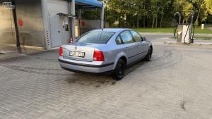 Blue Volkswagen Passat 1998 in Vilnius, with an engine capacity of 1.80 L and mileage of 298 thousand km for 1250 €, photo 7 on AUTOMOTO.COM.LV
