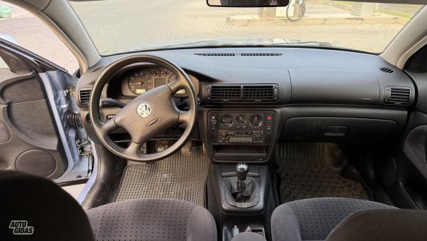 Blue Volkswagen Passat 1998 in Vilnius, with an engine capacity of 1.80 L and mileage of 298 thousand km for 1250 €, photo 11 on AUTOMOTO.COM.LV