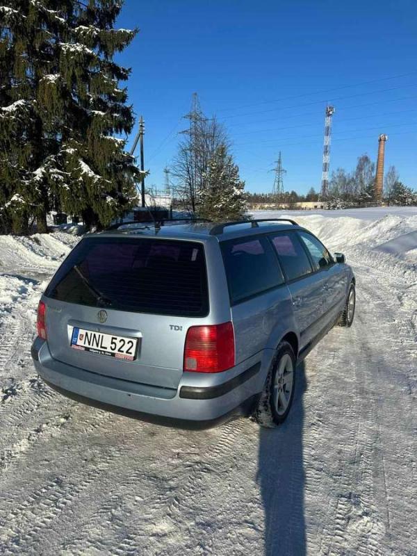 Zils Volkswagen Passat 1999 Viļņa, ar dzinēja tilpumu 1.90 L un nobraukumu 340 tūkst. km par 1400 €, foto 3 vietnē AUTOMOTO.COM.LV