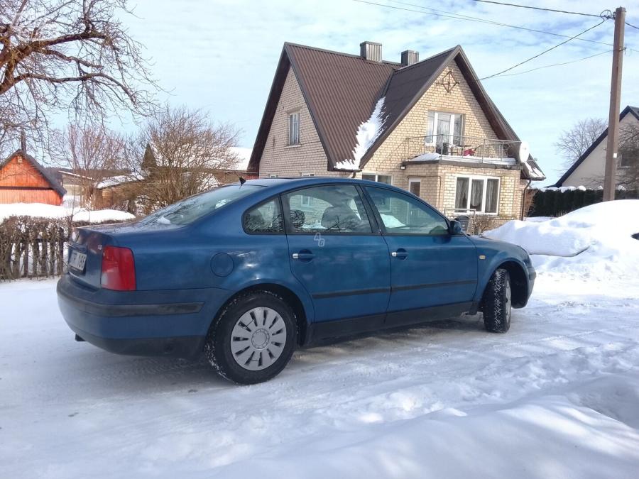 Blue Volkswagen Passat 1999 in Mazeikiai, with an engine capacity of 1.80 L and mileage of 450 thousand km for 900 €, photo 3 on AUTOMOTO.COM.LV