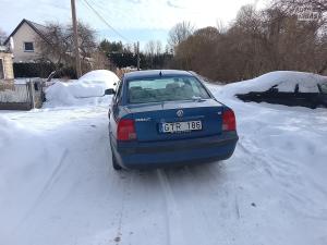 Blue Volkswagen Passat 1999 in Mazeikiai, with an engine capacity of 1.80 L and mileage of 450 thousand km for 900 €, photo 5 on AUTOMOTO.COM.LV