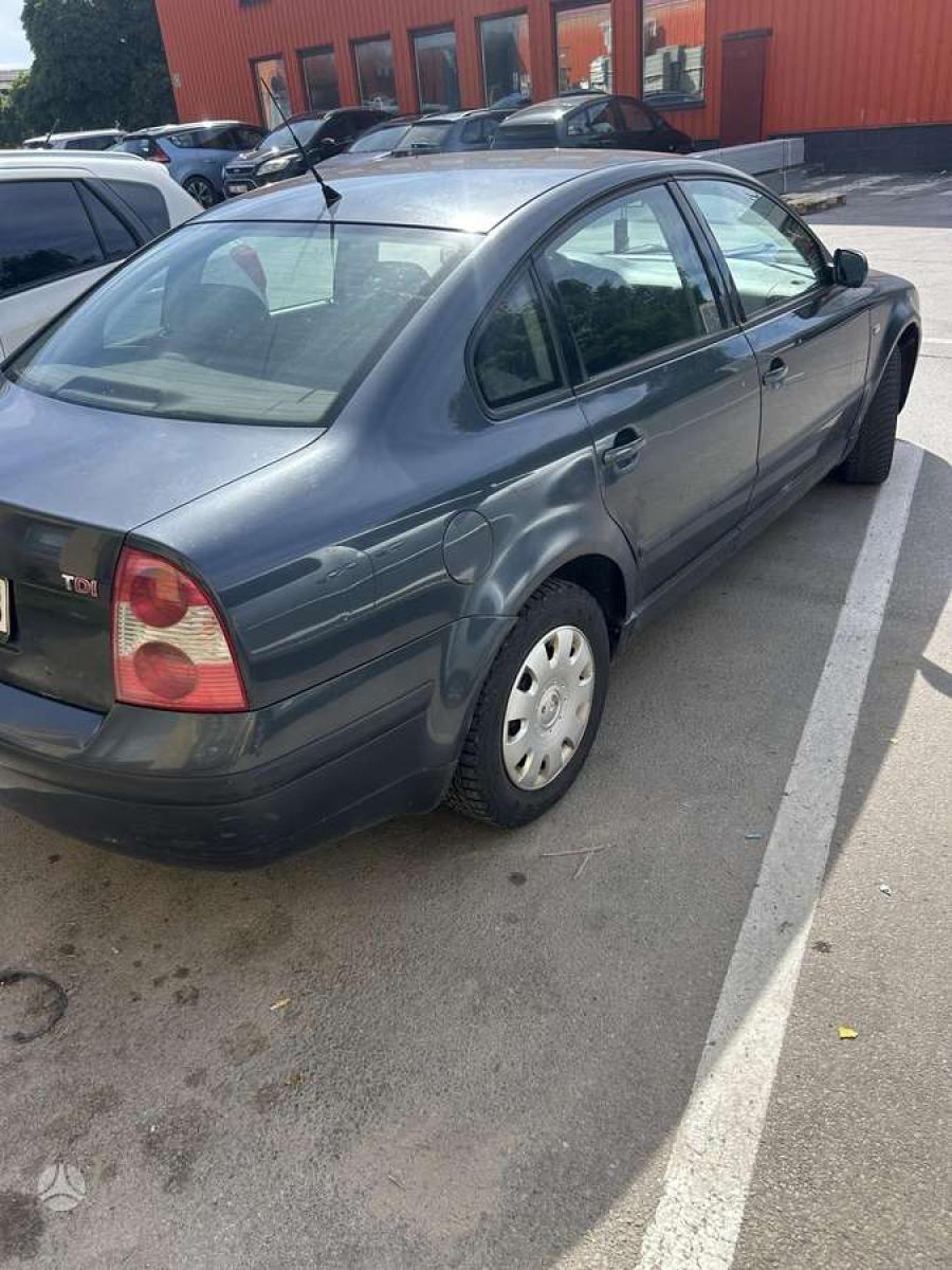 Zils Volkswagen Passat 1999 Prienai, ar dzinēja tilpumu 1.90 L un nobraukumu 467 tūkst. km par 850 €, foto 3 vietnē AUTOMOTO.COM.LV
