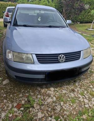 Blue Volkswagen Passat 2000 in Panevezys, with an engine capacity of 1.78 L and mileage of 291 thousand km for 1400 €, photo  on AUTOMOTO.COM.LV