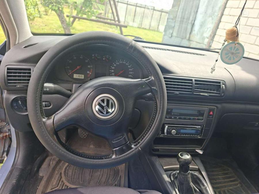 Blue Volkswagen Passat 2000 in Panevezys, with an engine capacity of 1.78 L and mileage of 291 thousand km for 1400 €, photo 6 on AUTOMOTO.COM.LV