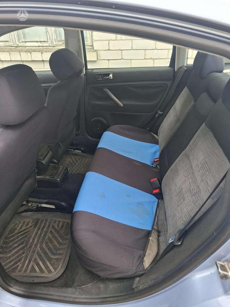 Blue Volkswagen Passat 2000 in Panevezys, with an engine capacity of 1.78 L and mileage of 291 thousand km for 1400 €, photo 8 on AUTOMOTO.COM.LV