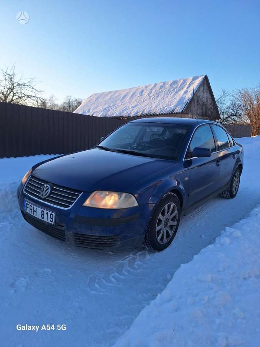 Zils Volkswagen Passat 2001 Ariogala, ar dzinēja tilpumu 1.90 L un nobraukumu 378 tūkst. km par 1300 €, foto 1 vietnē AUTOMOTO.COM.LV