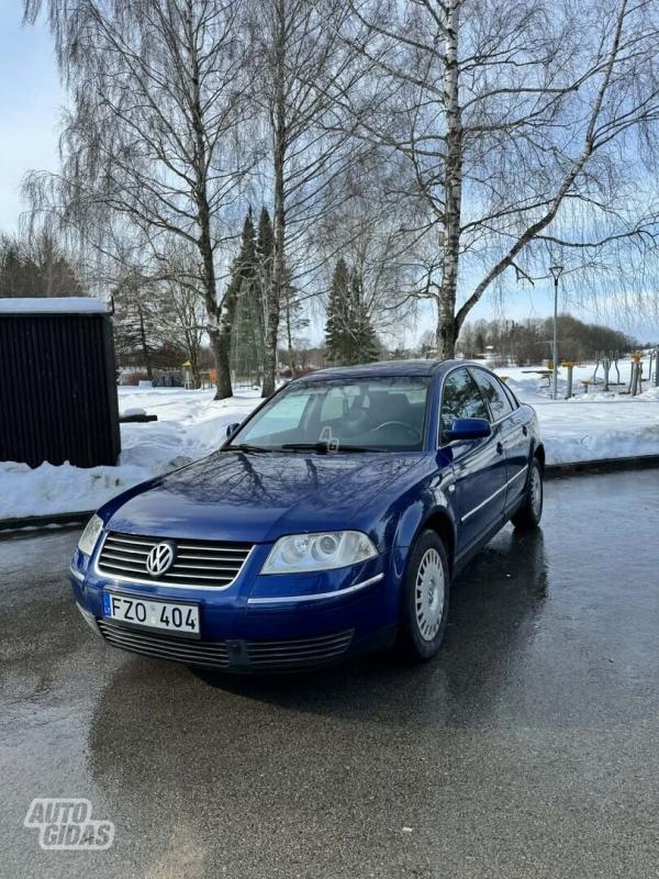 Blue Volkswagen Passat 2001 in Raseiniai, with an engine capacity of 1.90 L and mileage of 325 thousand km for 1600 €, photo 1 on AUTOMOTO.COM.LV