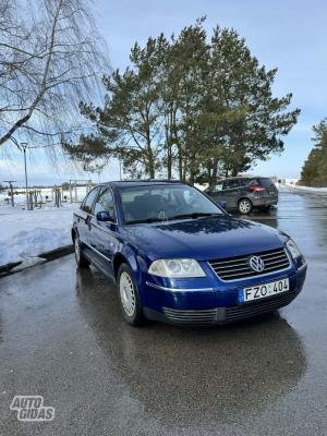Zils Volkswagen Passat 2001 Raseiniai, ar dzinēja tilpumu 1.90 L un nobraukumu 325 tūkst. km par 1600 €, foto 2 vietnē AUTOMOTO.COM.LV