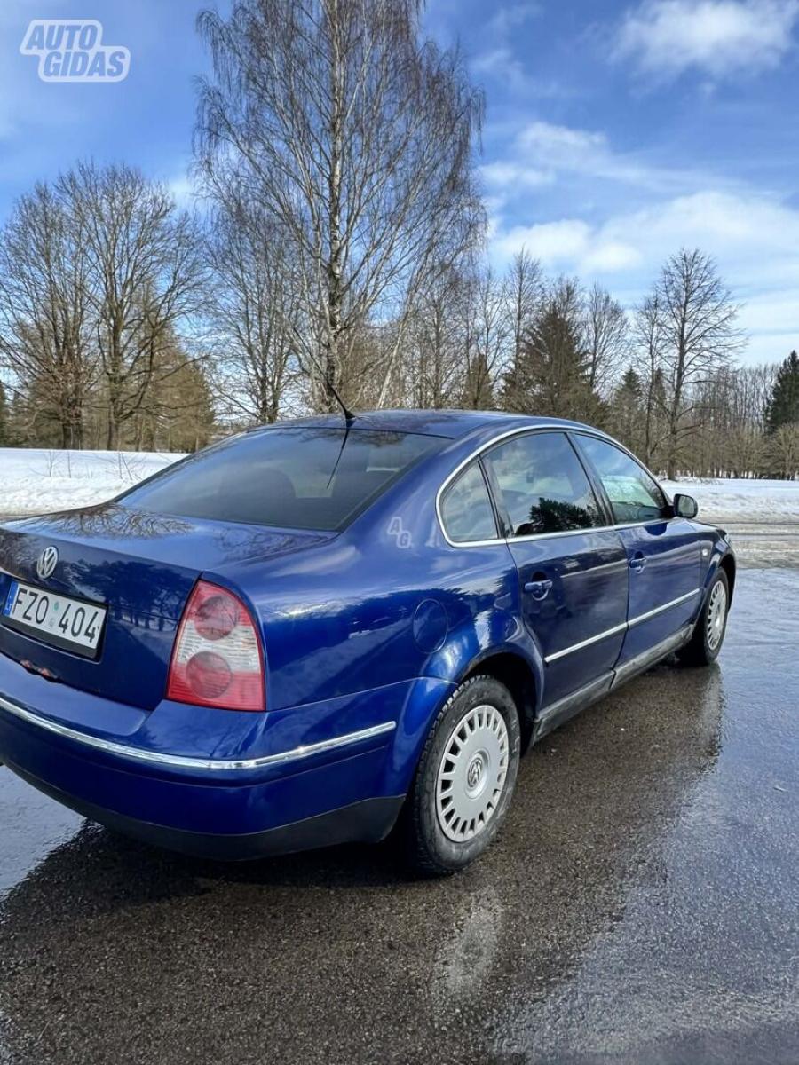 Zils Volkswagen Passat 2001 Raseiniai, ar dzinēja tilpumu 1.90 L un nobraukumu 325 tūkst. km par 1600 €, foto 4 vietnē AUTOMOTO.COM.LV