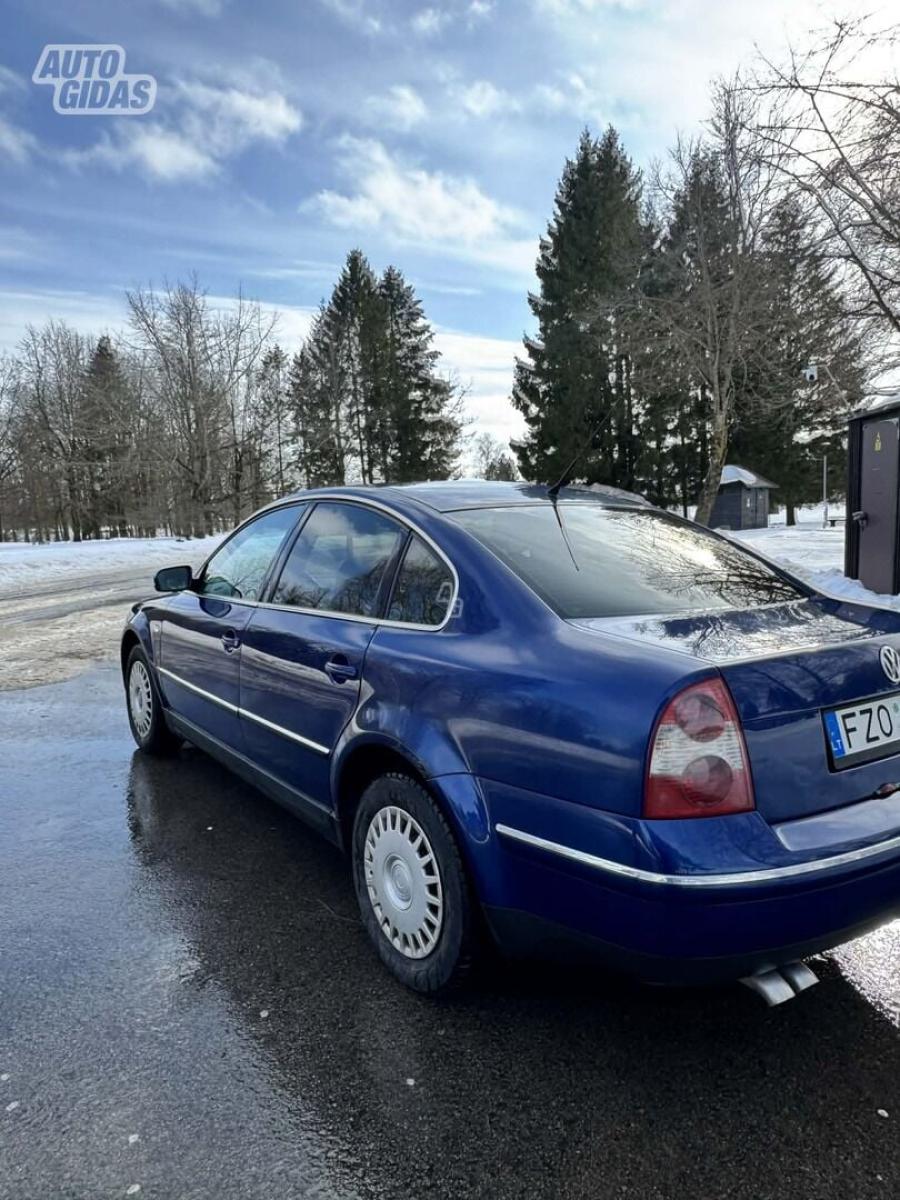 Zils Volkswagen Passat 2001 Raseiniai, ar dzinēja tilpumu 1.90 L un nobraukumu 325 tūkst. km par 1600 €, foto 6 vietnē AUTOMOTO.COM.LV