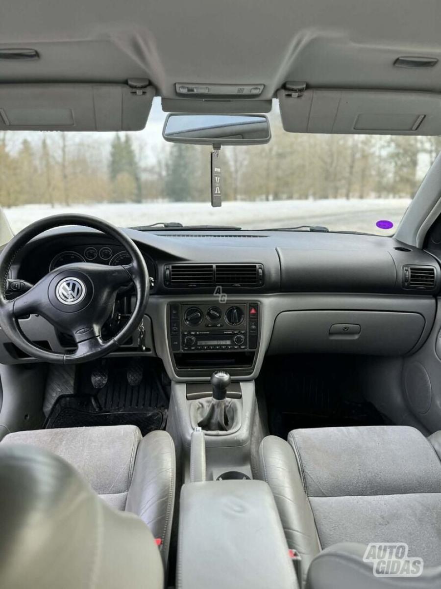 Zils Volkswagen Passat 2001 Raseiniai, ar dzinēja tilpumu 1.90 L un nobraukumu 325 tūkst. km par 1600 €, foto 14 vietnē AUTOMOTO.COM.LV