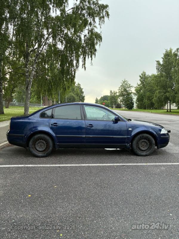 Zils Volkswagen Passat 2001 Paide, ar dzinēja tilpumu 1.90 L un nobraukumu 393 tūkst. km par 1300 €, foto 2 vietnē AUTOMOTO.COM.LV