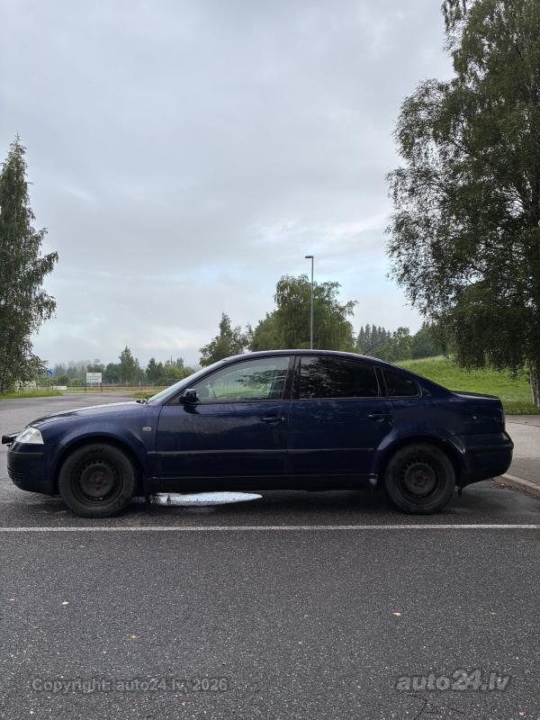 Zils Volkswagen Passat 2001 Paide, ar dzinēja tilpumu 1.90 L un nobraukumu 393 tūkst. km par 1300 €, foto 5 vietnē AUTOMOTO.COM.LV