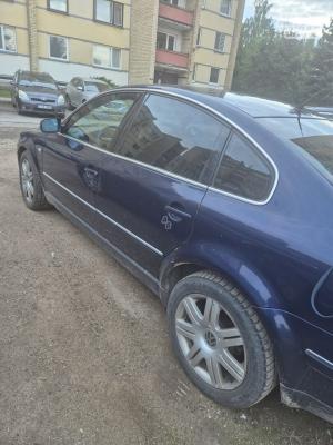 Zils Volkswagen Passat 2001 Alīta, ar dzinēja tilpumu 1.90 L un nobraukumu 354 tūkst. km par 750 €, foto 3 vietnē AUTOMOTO.COM.LV