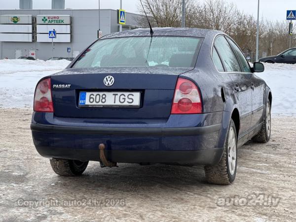Blue Volkswagen Passat 2002 in Narva, with an engine capacity of 2.00 L and mileage of 335 thousand km for 499 €, photo 7 on AUTOMOTO.COM.LV