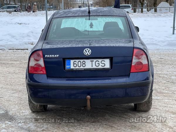 Blue Volkswagen Passat 2002 in Narva, with an engine capacity of 2.00 L and mileage of 335 thousand km for 499 €, photo 8 on AUTOMOTO.COM.LV