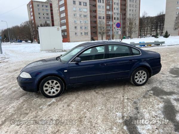 Zils Volkswagen Passat 2002 Narva, ar dzinēja tilpumu 2.00 L un nobraukumu 335 tūkst. km par 499 €, foto 13 vietnē AUTOMOTO.COM.LV