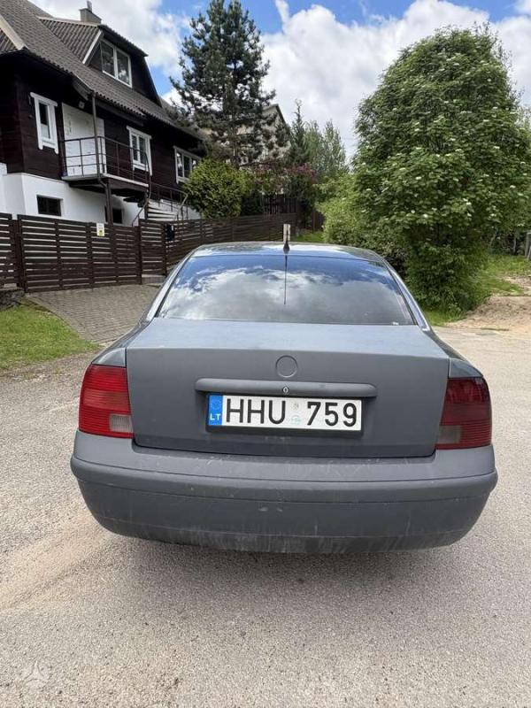 Zils Volkswagen Passat 2002 Viļņa, ar dzinēja tilpumu 1.90 L un nobraukumu 400 tūkst. km par 750 €, foto 3 vietnē AUTOMOTO.COM.LV