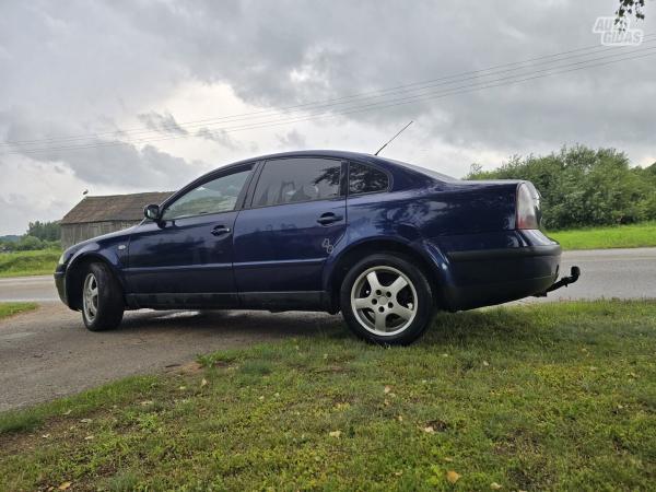 Blue Volkswagen Passat 2002 in Plunge, with an engine capacity of 1.90 L and mileage of 390 thousand km for 1250 €, photo 3 on AUTOMOTO.COM.LV