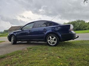 Zils Volkswagen Passat 2002 Plungė, ar dzinēja tilpumu 1.90 L un nobraukumu 390 tūkst. km par 1250 €, foto 4 vietnē AUTOMOTO.COM.LV