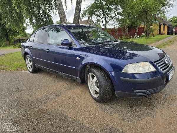 Blue Volkswagen Passat 2002 in Plunge, with an engine capacity of 1.90 L and mileage of 390 thousand km for 1250 €, photo 5 on AUTOMOTO.COM.LV