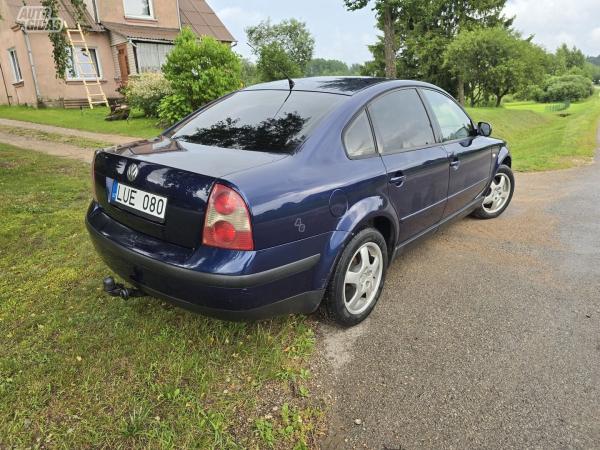 Blue Volkswagen Passat 2002 in Plunge, with an engine capacity of 1.90 L and mileage of 390 thousand km for 1250 €, photo 6 on AUTOMOTO.COM.LV