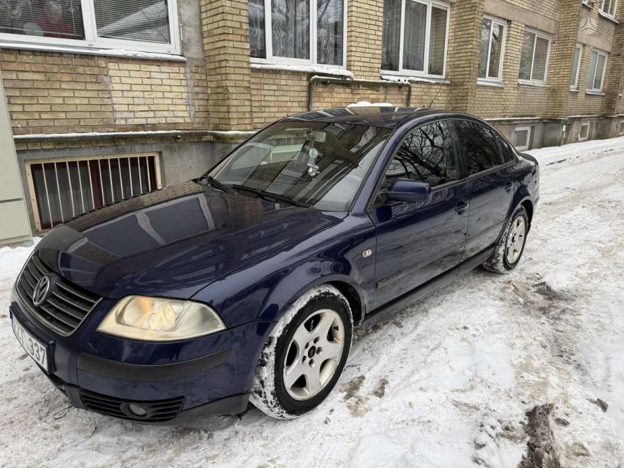 Blue Volkswagen Passat 2003 in Kaunas, with an engine capacity of 1.90 L and mileage of 340 thousand km for 950 €, photo 5 on AUTOMOTO.COM.LV