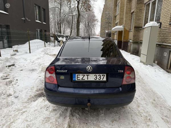 Zils Volkswagen Passat 2003 Kauņa, ar dzinēja tilpumu 1.90 L un nobraukumu 340 tūkst. km par 950 €, foto 9 vietnē AUTOMOTO.COM.LV