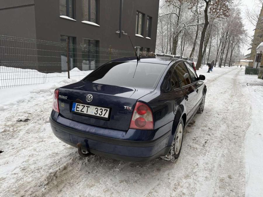 Blue Volkswagen Passat 2003 in Kaunas, with an engine capacity of 1.90 L and mileage of 340 thousand km for 950 €, photo 10 on AUTOMOTO.COM.LV