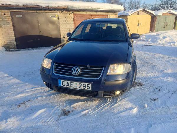 Blue Volkswagen Passat 2003 in Vilnius, with an engine capacity of 1.60 L and mileage of 230 thousand km for 880 €, photo 2 on AUTOMOTO.COM.LV