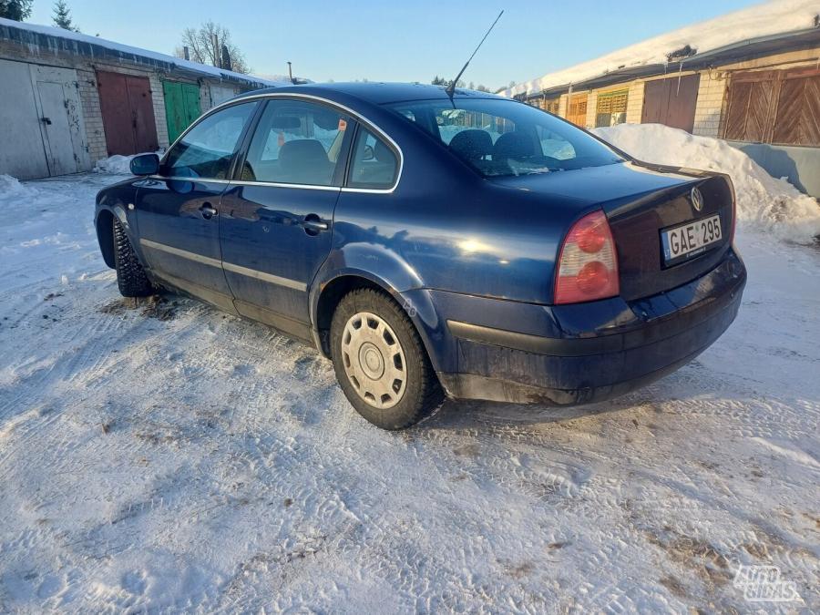 Blue Volkswagen Passat 2003 in Vilnius, with an engine capacity of 1.60 L and mileage of 230 thousand km for 880 €, photo 8 on AUTOMOTO.COM.LV