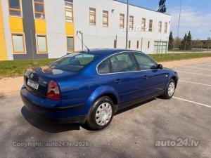 Zils Volkswagen Passat 2003 Tallina, ar dzinēja tilpumu 1.90 L un nobraukumu 316 tūkst. km par 2900 €, foto  vietnē AUTOMOTO.COM.LV