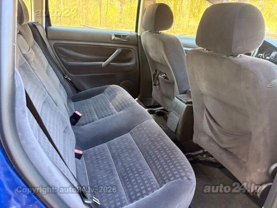 Blue Volkswagen Passat 2003 in Tallinn, with an engine capacity of 1.90 L and mileage of 316 thousand km for 2900 €, photo 8 on AUTOMOTO.COM.LV