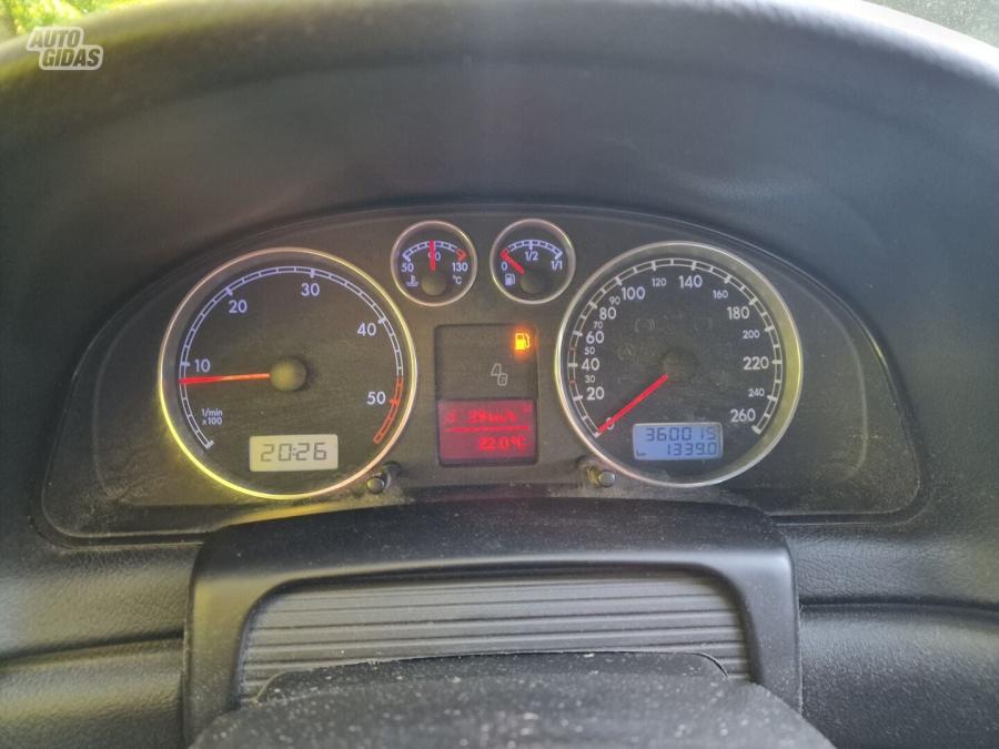 Blue Volkswagen Passat 2003 in Ukmerge, with an engine capacity of 1.90 L and mileage of 360 thousand km for 470 €, photo 9 on AUTOMOTO.COM.LV