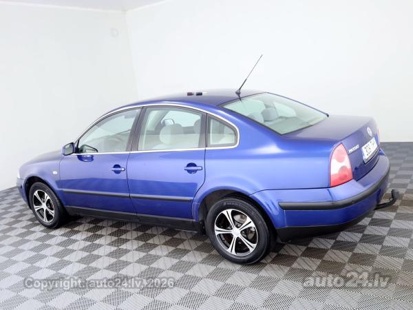 Blue Volkswagen Passat 2003 in Tallinn, with an engine capacity of 1.80 L and mileage of 322 thousand km for 999 €, photo 4 on AUTOMOTO.COM.LV