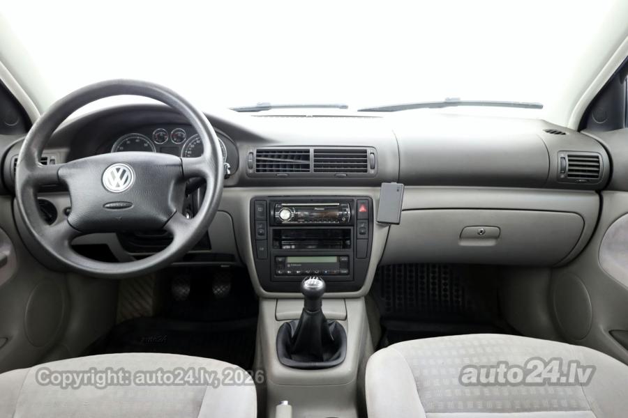 Zils Volkswagen Passat 2003 Tallina, ar dzinēja tilpumu 1.80 L un nobraukumu 322 tūkst. km par 999 €, foto 6 vietnē AUTOMOTO.COM.LV