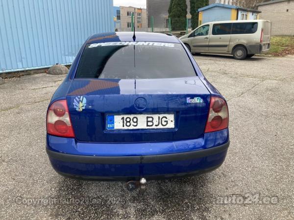 Blue Volkswagen Passat 2004 in Tartu, with an engine capacity of 1.90 L and mileage of 0 thousand km for 1400 €, photo 11 on AUTOMOTO.COM.LV