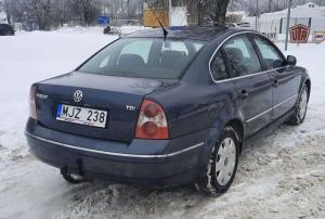 Zils Volkswagen Passat 2004 Viļņa, ar dzinēja tilpumu 1.90 L un nobraukumu 322 tūkst. km par 1350 €, foto 6 vietnē AUTOMOTO.COM.LV