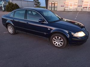 Blue Volkswagen Passat 2004 in Vilnius, with an engine capacity of 1.90 L and mileage of 333 thousand km for 1400 €, photo 7 on AUTOMOTO.COM.LV