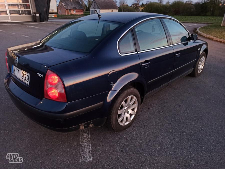 Blue Volkswagen Passat 2004 in Vilnius, with an engine capacity of 1.90 L and mileage of 333 thousand km for 1400 €, photo 12 on AUTOMOTO.COM.LV