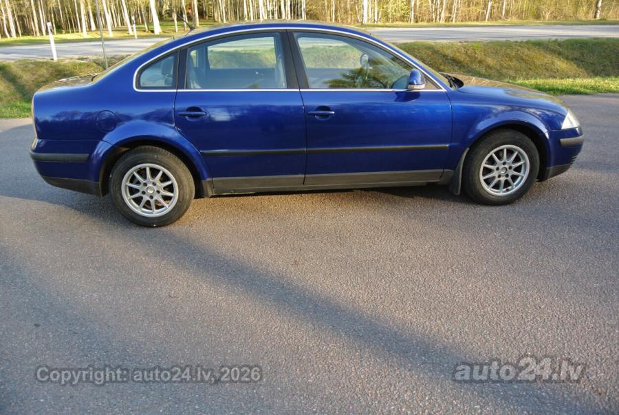 Blue Volkswagen Passat 2004 in Tallinn, with an engine capacity of 1.90 L and mileage of 290 thousand km for 3300 €, photo 8 on AUTOMOTO.COM.LV