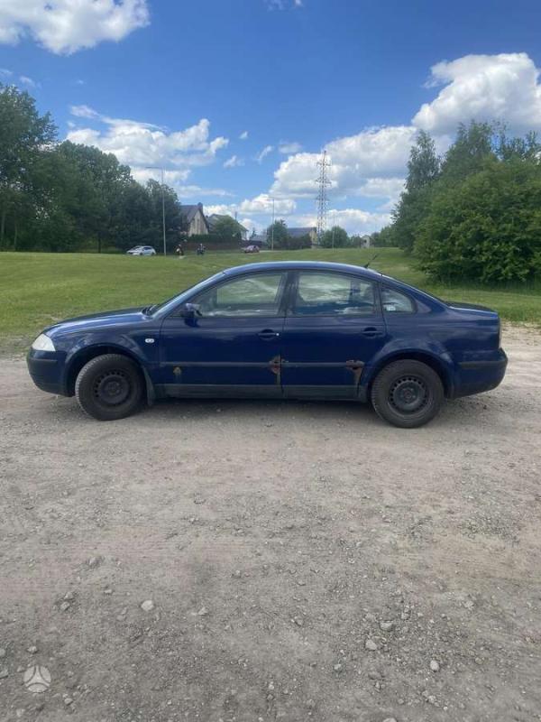 Zils Volkswagen Passat 2004 Viļņa, ar dzinēja tilpumu 1.78 L un nobraukumu 169 tūkst. km par 650 €, foto 4 vietnē AUTOMOTO.COM.LV