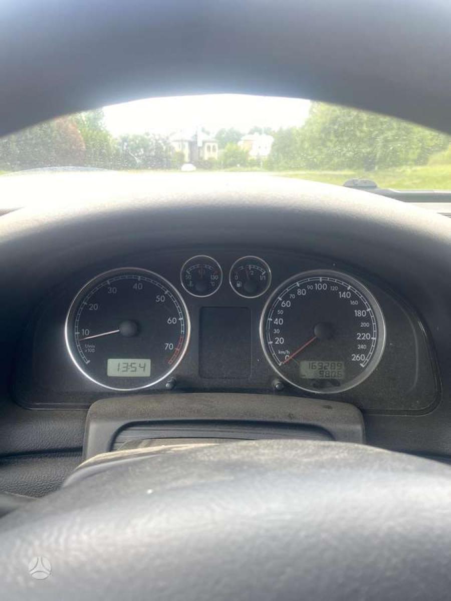 Zils Volkswagen Passat 2004 Viļņa, ar dzinēja tilpumu 1.78 L un nobraukumu 169 tūkst. km par 650 €, foto 10 vietnē AUTOMOTO.COM.LV
