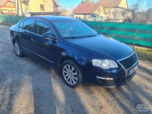 Zils Volkswagen Passat 2005 Klaipėda, ar dzinēja tilpumu 2.00 L un nobraukumu 326 tūkst. km par 1550 €, foto  vietnē AUTOMOTO.COM.LV