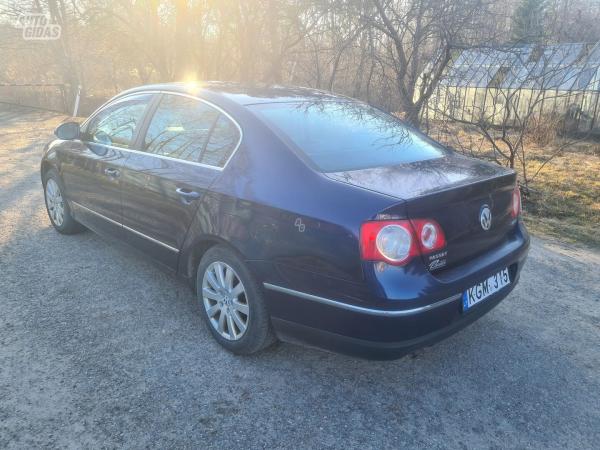 Blue Volkswagen Passat 2005 in Klaipeda, with an engine capacity of 2.00 L and mileage of 326 thousand km for 1550 €, photo 3 on AUTOMOTO.COM.LV