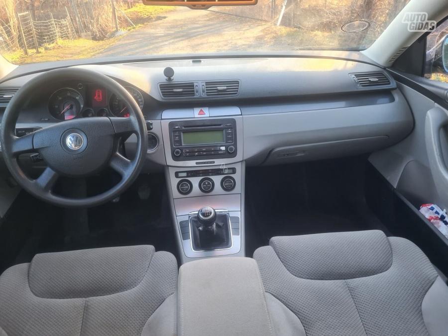 Zils Volkswagen Passat 2005 Klaipėda, ar dzinēja tilpumu 2.00 L un nobraukumu 326 tūkst. km par 1550 €, foto 5 vietnē AUTOMOTO.COM.LV