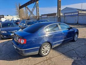 Zils Volkswagen Passat 2005 Tallina, ar dzinēja tilpumu 1.60 L un nobraukumu 321 tūkst. km par 899 €, foto 4 vietnē AUTOMOTO.COM.LV