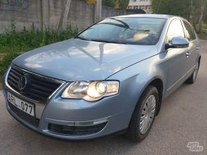 Blue Volkswagen Passat 2005 in Vilnius, with an engine capacity of 2.00 L and mileage of 241 thousand km for 1444 €, photo 3 on AUTOMOTO.COM.LV