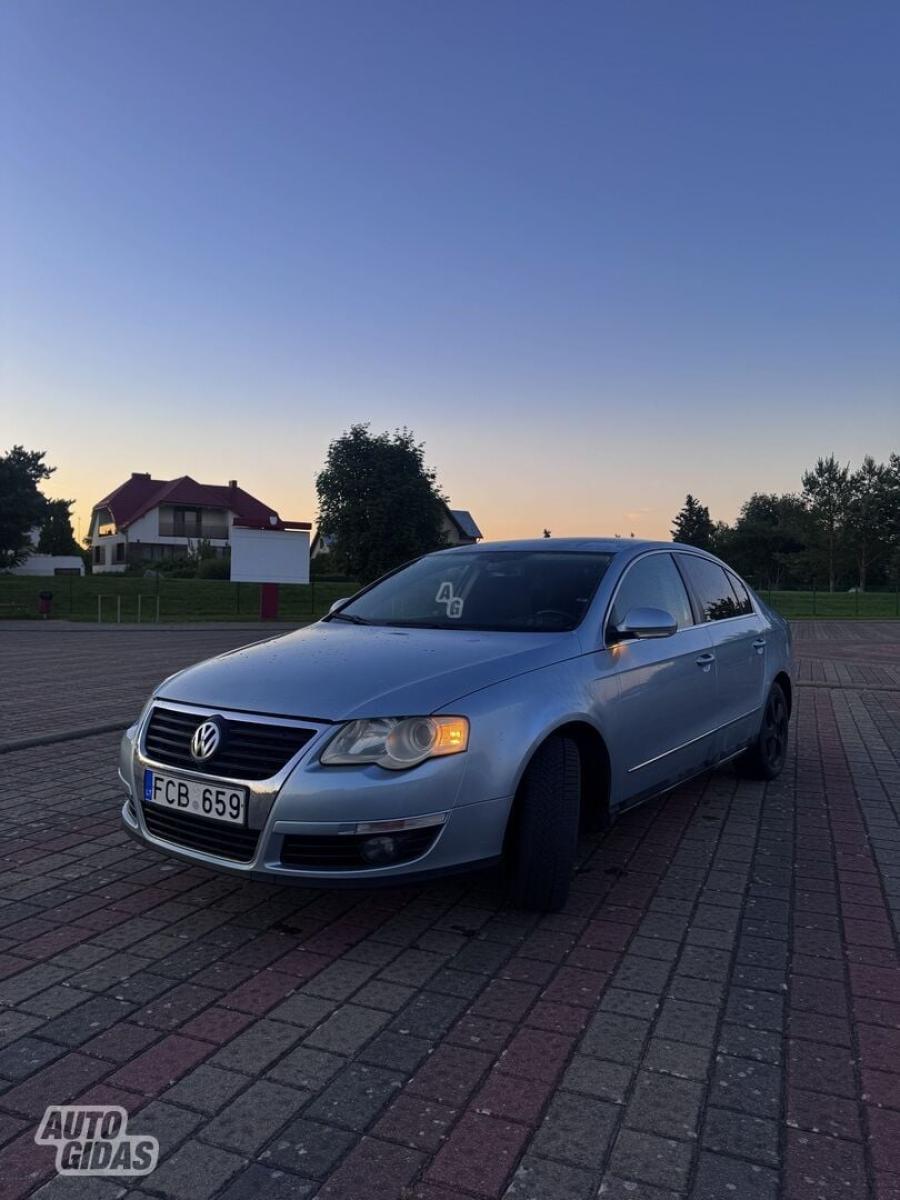 Blue Volkswagen Passat 2005 in Silute, with an engine capacity of 1.90 L and mileage of 252 thousand km for 2200 €, photo 1 on AUTOMOTO.COM.LV